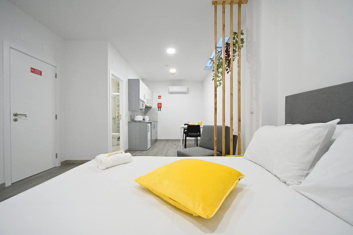 Yellow Apartment / Nations Park - Póvoa de Santa Iria