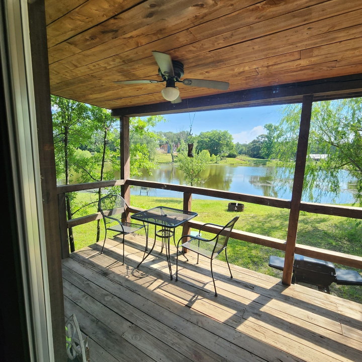 Upscale  Cabin
Lake Front Porch Exotics Walk Fish - 타일러