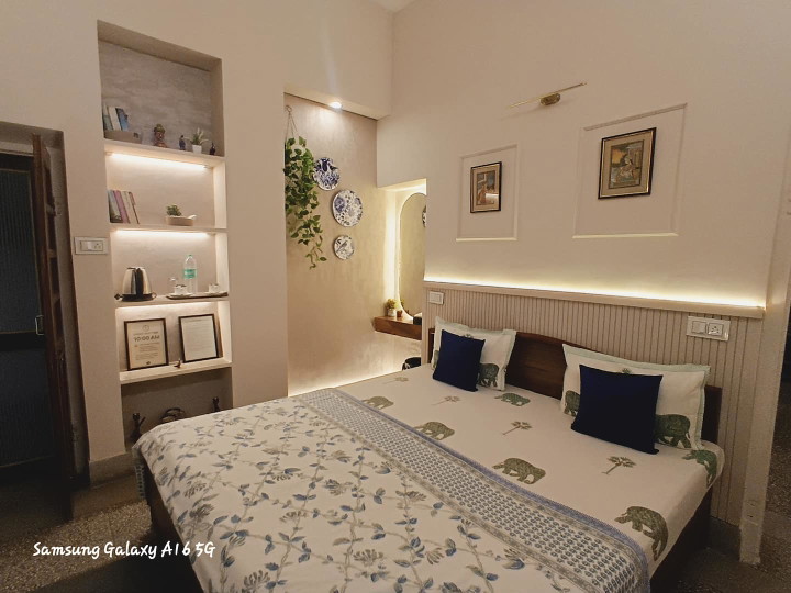The Peacock House | Boutique Stay In Bani Park - Dźajpur