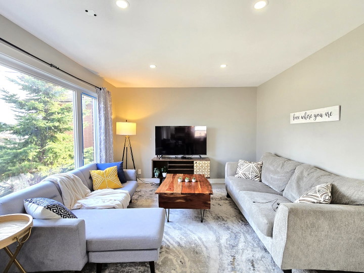Cozy 5br Haven W/ Free Parking & Full Kitchen - Sudbury
