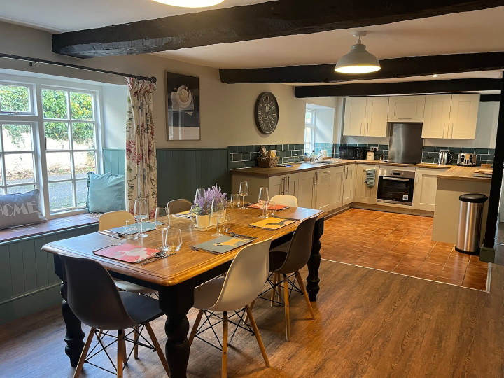 Countryside Farmhouse, Private Hot Tub, Spacious - Taunton