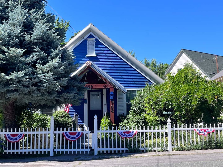 Magical Faeryvale! Walk To Town-mountain View! - Mount Shasta, CA