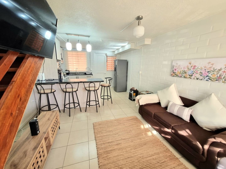 Refurbished House: Wi-fi, Air Conditioning And 2 Parking Spaces -