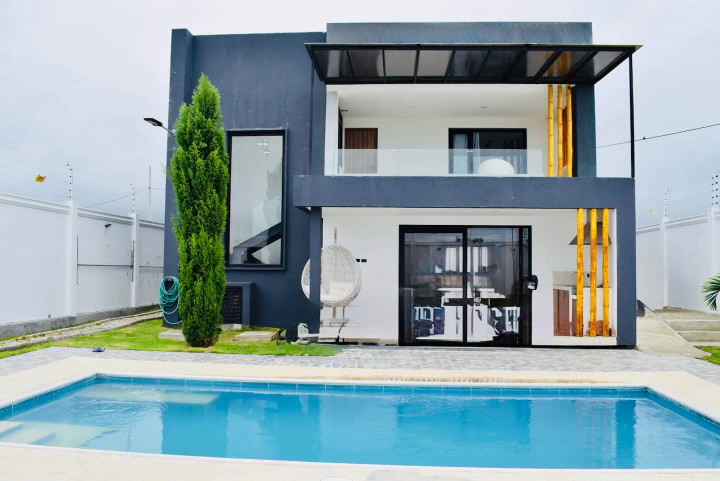 House With Private Pool Close To Beach - Ecuador