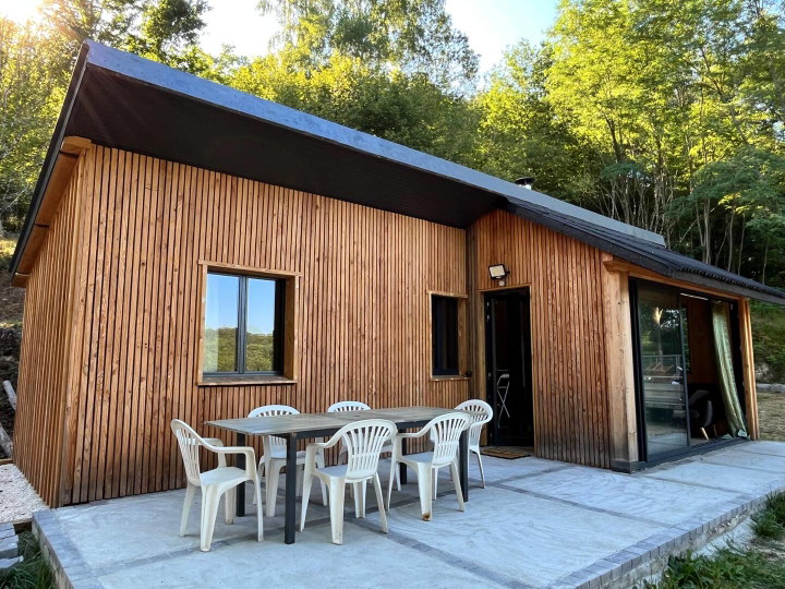 Chalet Paisible Au Bord Du Lac - Cantal