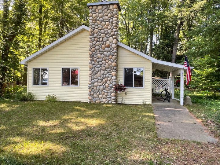 Cottage Near Lower Herring Lk - Arcadia, MI