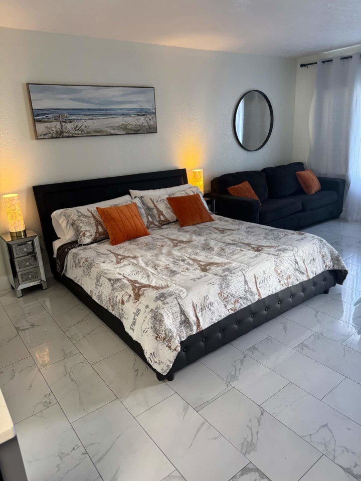 Studio # 1 1 Bed - 1 Sofa Bed - 4 People - Orlando, FL