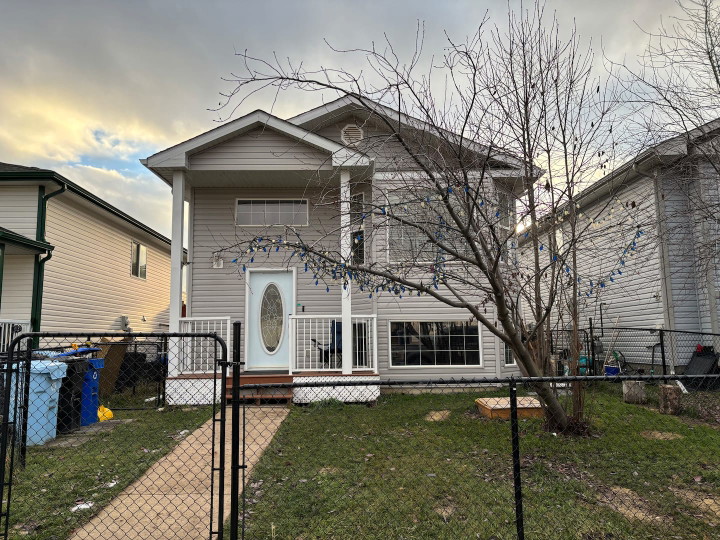 Family & Business Friendly Stay - Fort McMurray