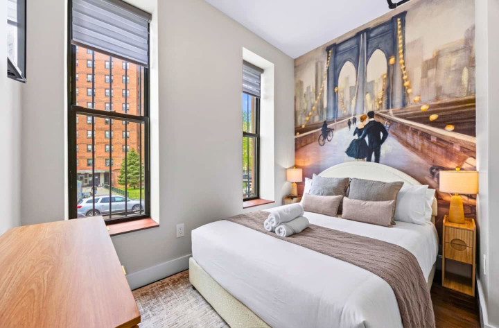 Unique Nyc Stay | 3br  3 Bathrooms + Patio - Astoria - Queens NY