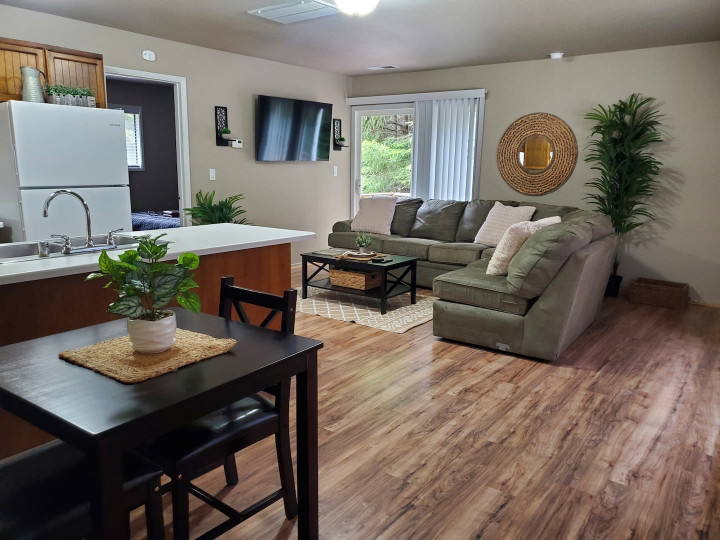 In Redwoods! -1bed 1ba W/garage - McKinleyville, CA