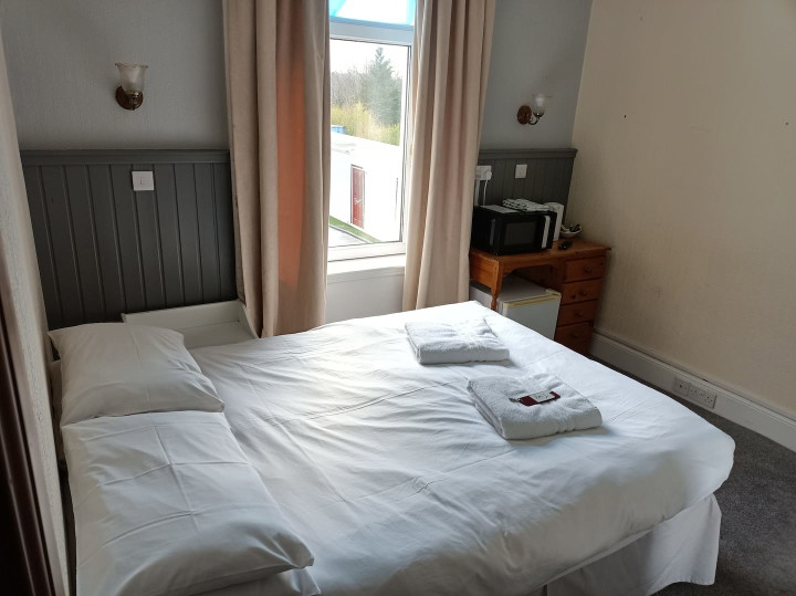 Room 1. The Town House. Opp Aldi. Self-catering - Dumfries