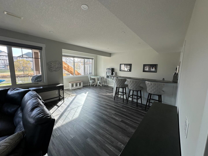 1 Bedroom Basement Walkout Suite On Canal - Airdrie