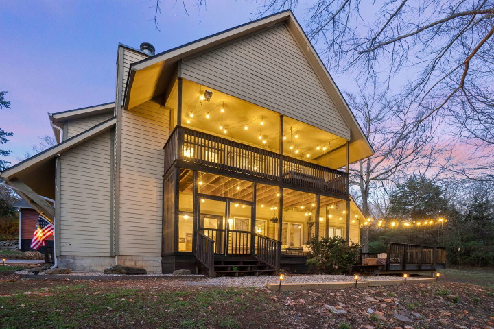 Secluded Woodland Retreat Walkable To Uofa - Fayetteville, AR