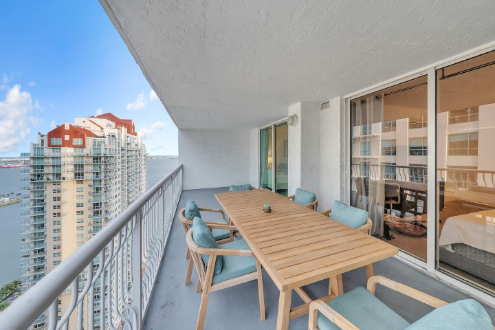 Huge Brickell Home I Sleeps 6 I Club Brickell Bay - Miami, FL