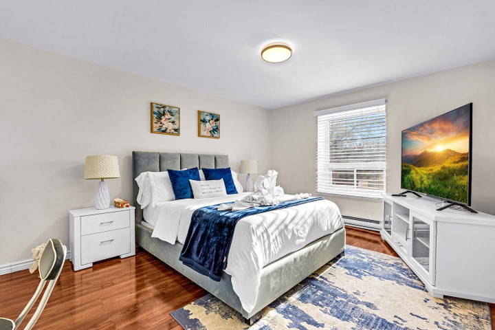 Sophisticated 4br Lakeshore Retreat - Oakville