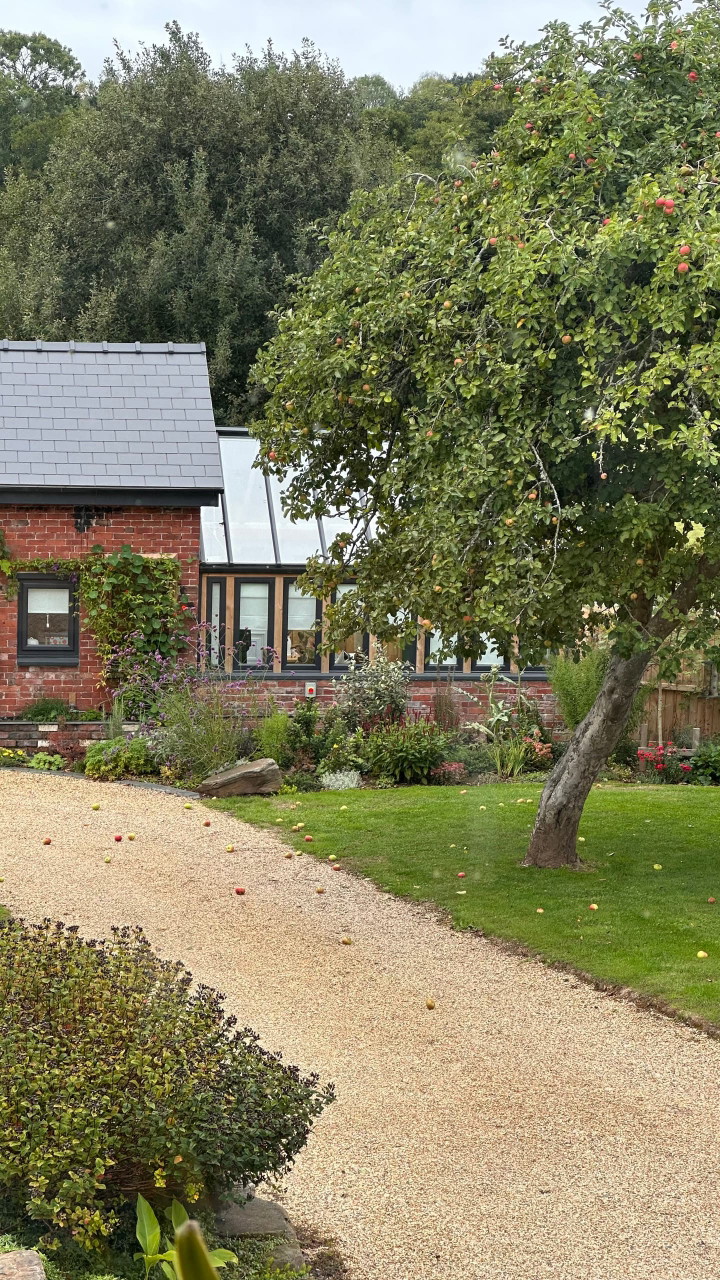 The Cow Shed House - Romantic Rural Hot-tub Wales - Newport
