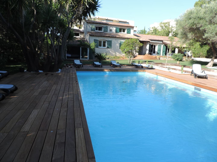 Maison 16 Personnes Centre Ville Avec Piscine - Bandol