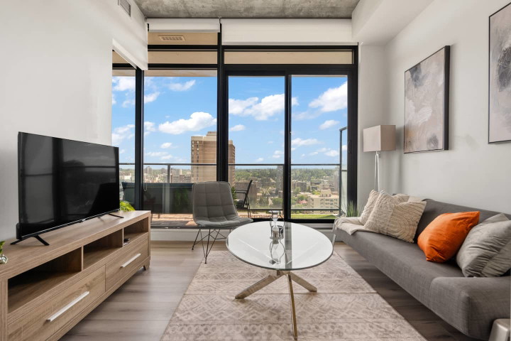 High-rise Haven | Ac, Views, Pool, Gym & Parking - Calgary
