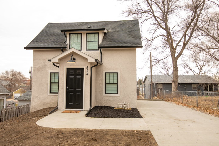Cozy Chalet Without The Mountains - Sioux Falls, SD