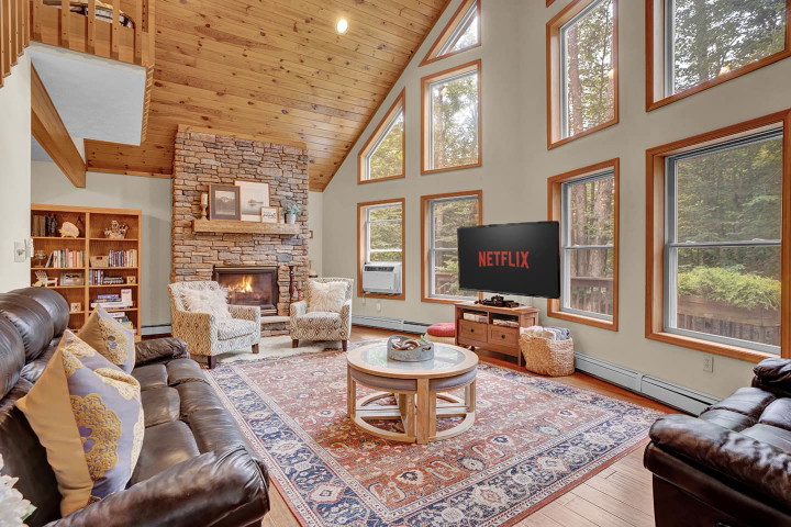 Peaceful Poconos Escape + Hot Tub, Sauna & Hiking - Pennsylvanie