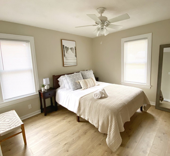 Entire 2 Bedroom House;cozy & Conveniently Located - Erie, PA
