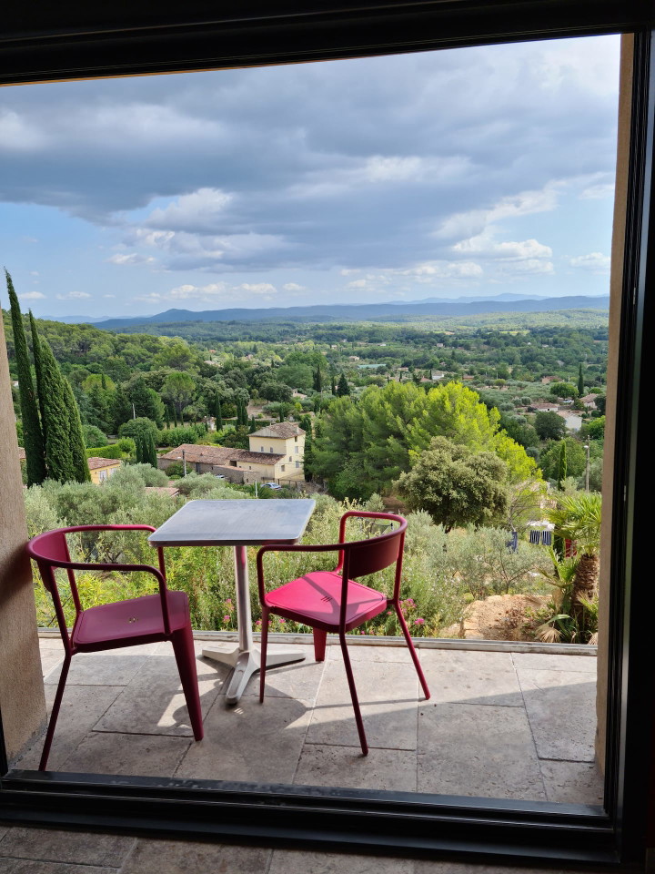 Studio Accès Piscine, Vue, Lit 180x200. - Cotignac