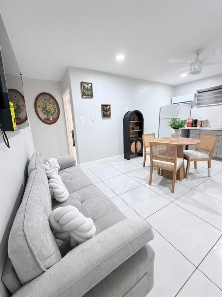 Coco Apartment - Laredo, TX