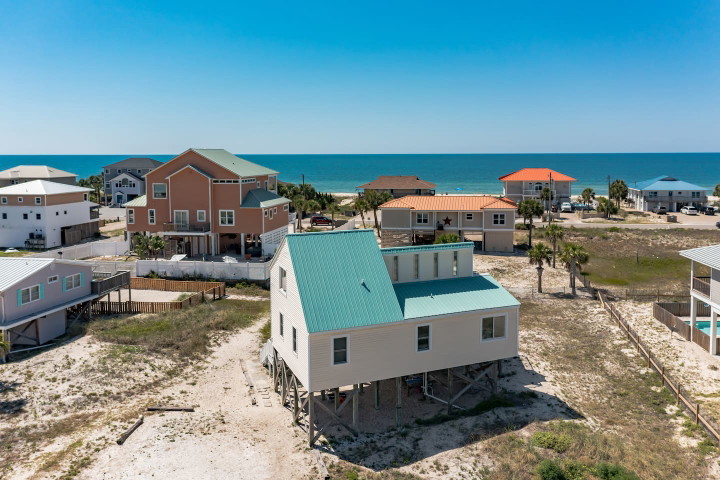 100 Steps To The Gulf-contemporary-soaring Ceiling - Apalachicola