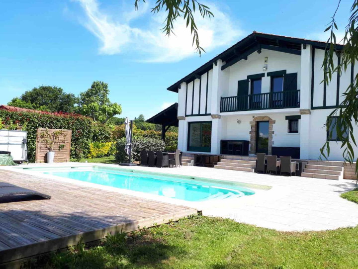 Villa Basque De Standing Piscine Au Sel - Urrugne