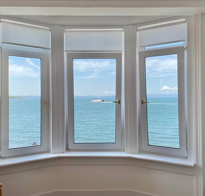 ️ Top Deck ️ Beautiful Modern Seaside Apartment - Largs
