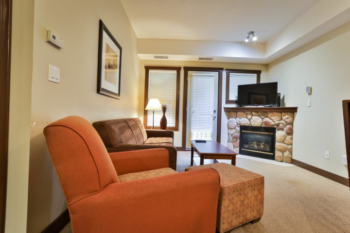 Steam Room & Gym / Hot Tub / Mountain Views - Fernie
