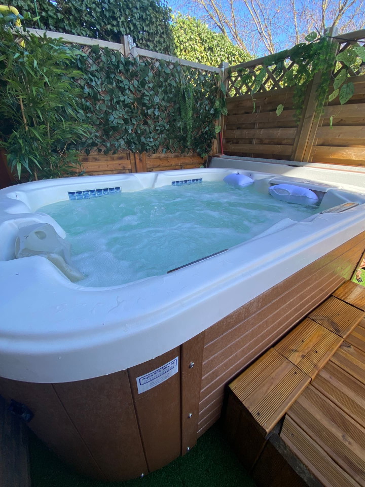 Romantic Studio With Jacuzzi/terrace/games/sports - Verviers