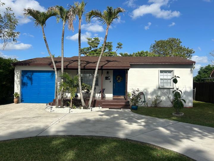 Casa Azul - Doral, FL