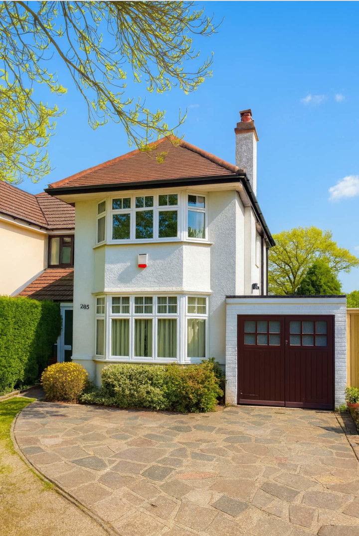 Spacious 4 Bed Home With Garden & Parking Ruislip - Harrow