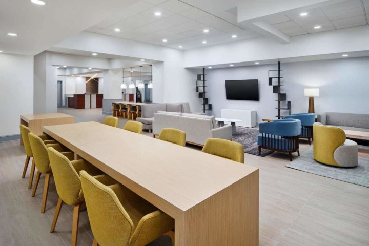King Junior Suite + Free Parking & Restaurant - Rocky Mount, NC