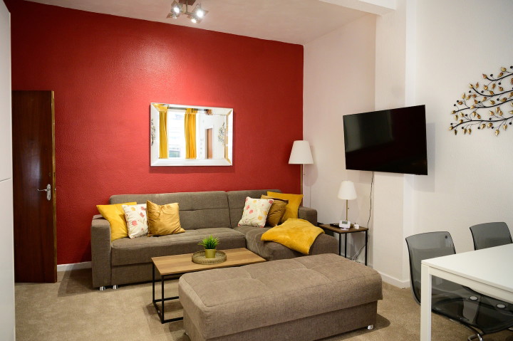 West Didsbury Autumn Gem | Sleeps 6 | Metrolink - Manchester Airport (MAN)