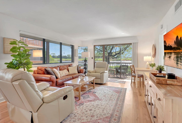 New Pga Golf Course Home, Waterfront, Pet Friendly - Palm Beach Gardens, FL