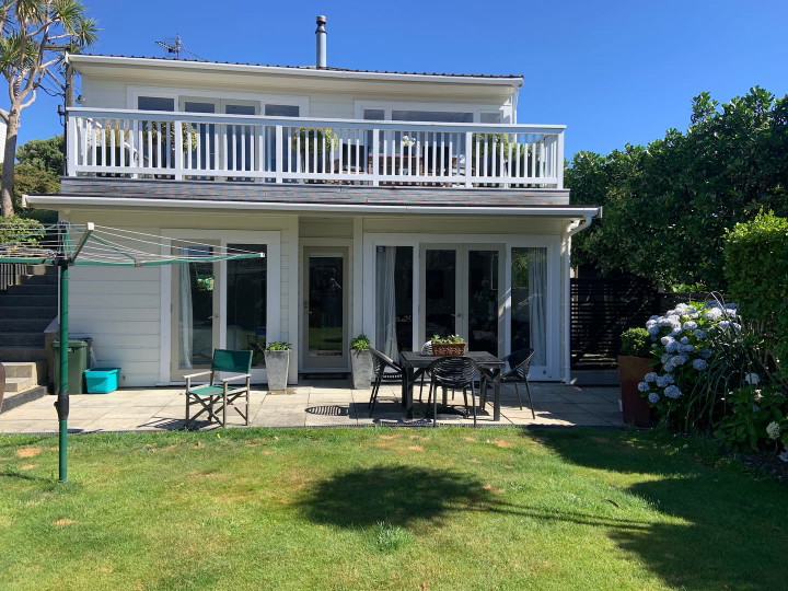 Sunny, Private 2 Bedroom Studio, Sleeps 4 - Wellington