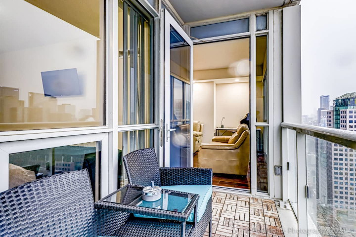 Luxury 2 Br Style Condo By Mtcc, Ent District - Mississauga
