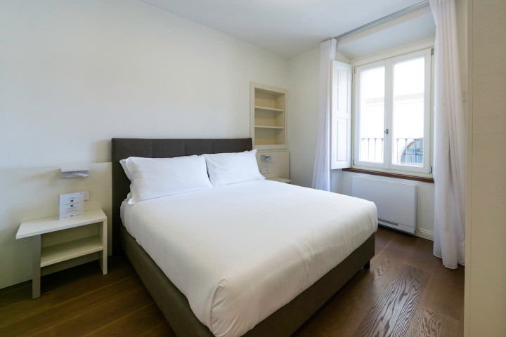 Arona Palace | Apt. Superior Con Balcone - Arona, Italy