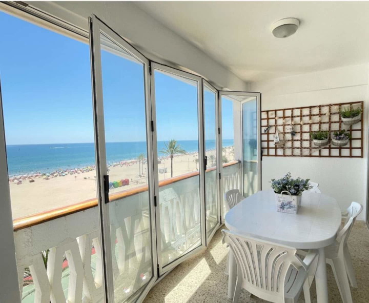 Precioso Apartamento En Primera Línea De Playa. - Cullera