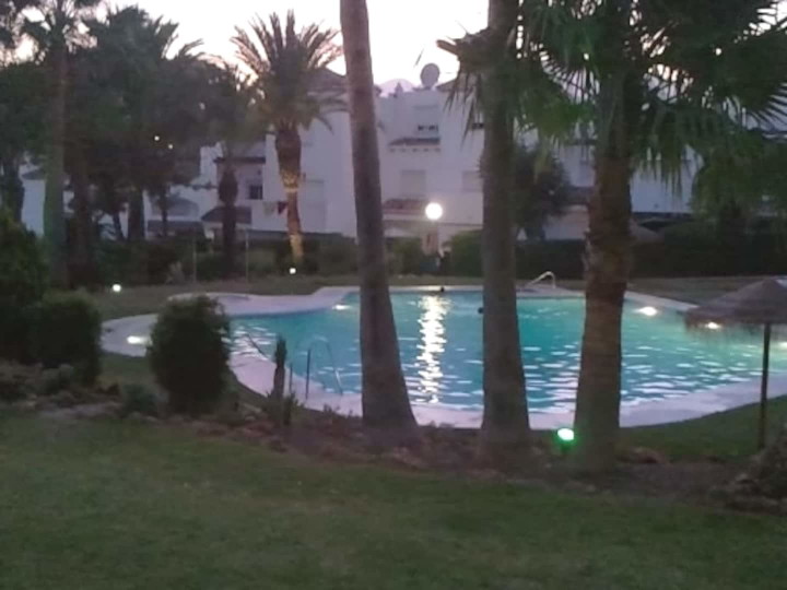 Chalet Adosado En Urbanización Con Piscina - Benahavís