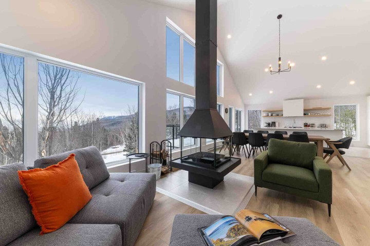 Le Chaleureux 61: River And Mountain Views - Baie-Saint-Paul