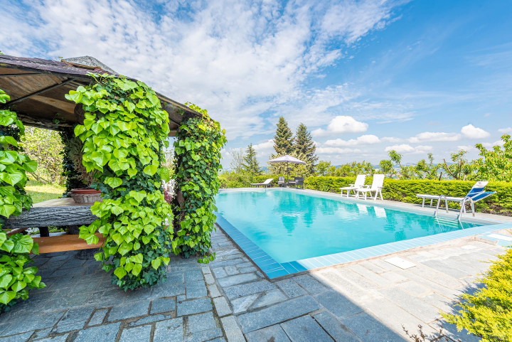 Alba View Apartments With Pool, Unit 2 - Alba