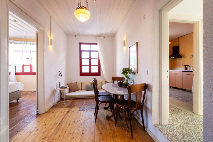 A Spacious, Bright Apartment With A Terrace In The Center - Ayvalık