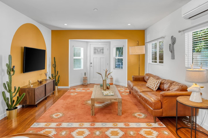 Updated W/ Patio In Heart Of Hollywood | Southwest - Hollywood, CA