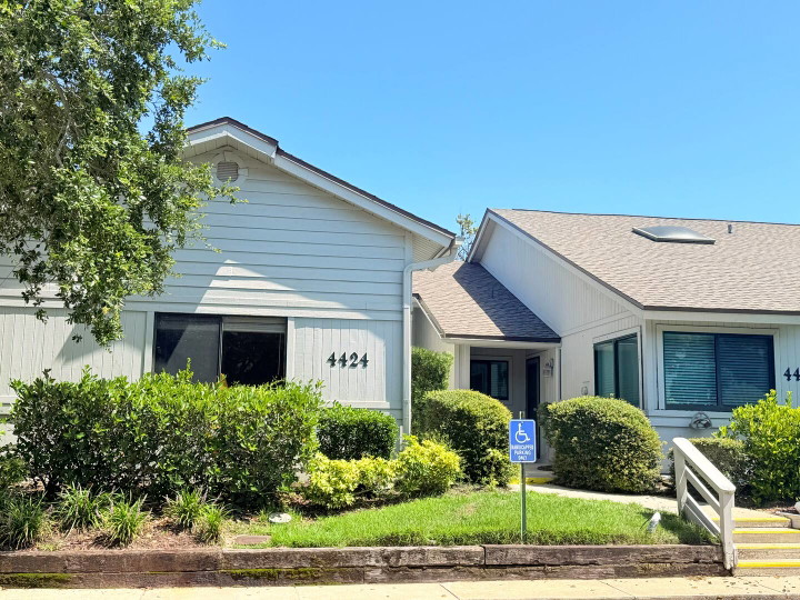 Cosy Beach Villa - New Smyrna Beach, FL