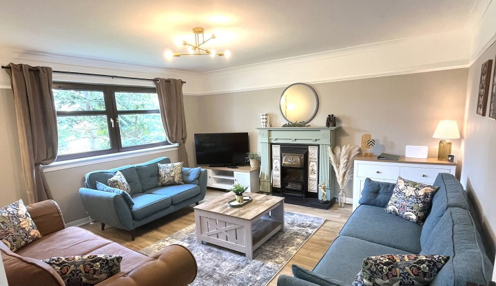 4-bed Dunoon Home | Parking | Garden | Sleeps 8 - Dunoon