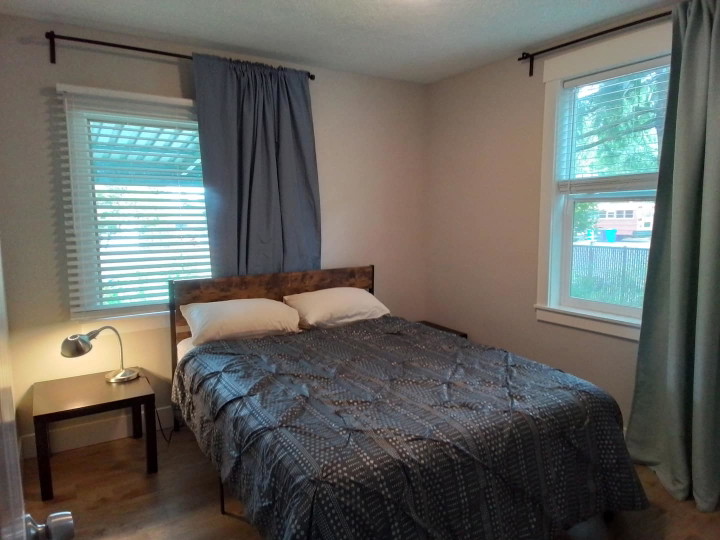 Spacious 2bd Unit In Se Portland - Happy Valley, OR