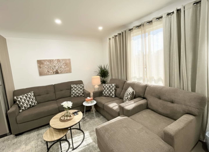 Walk To Go & Shuttle | King Bed & 3x Parking - Niagara Falls